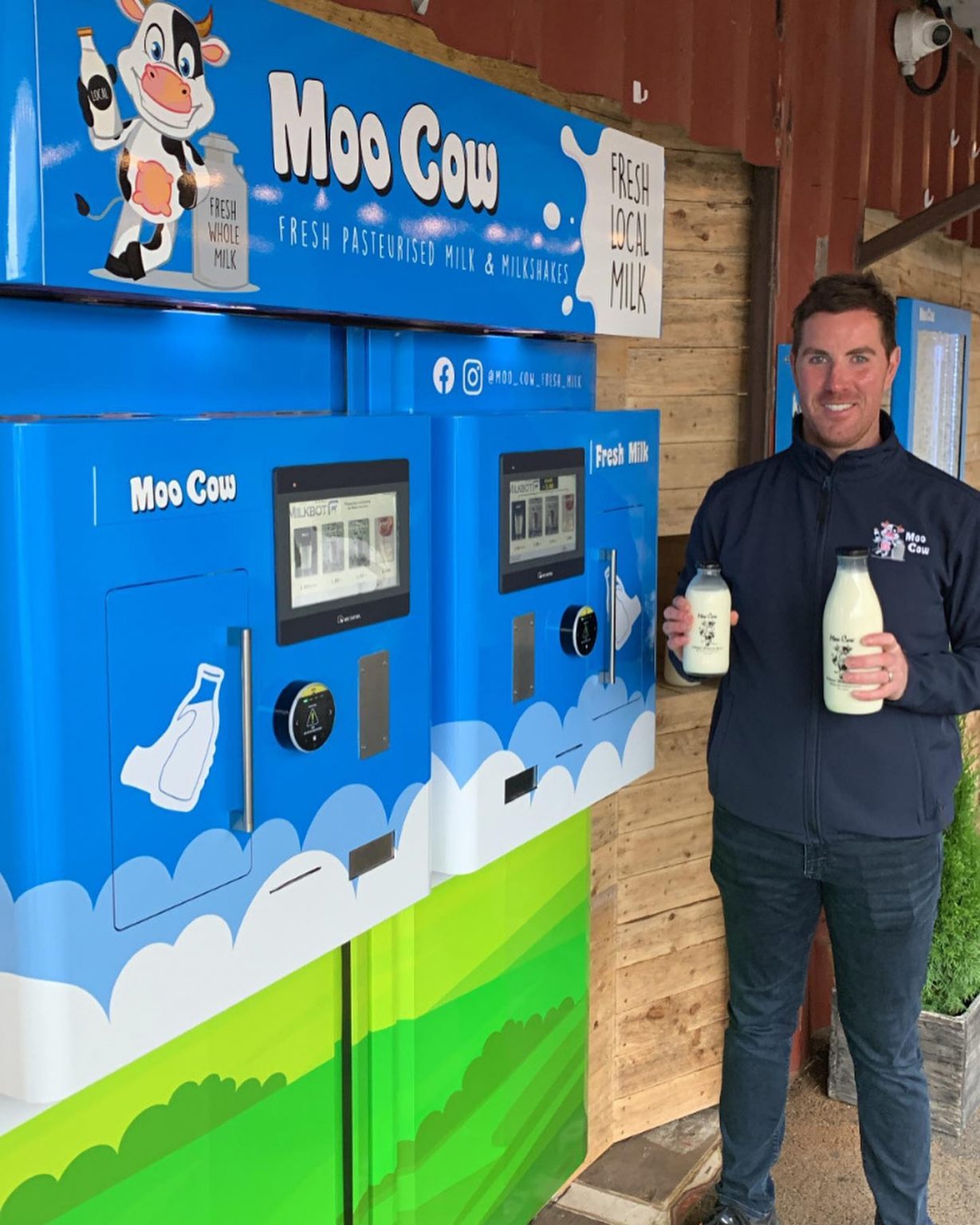 Fresh ‘Moo Cow Milk’ at SOLAS Farmers Market, Portarlington